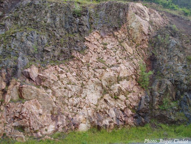 Filon de microgranite de Balveurche - Description